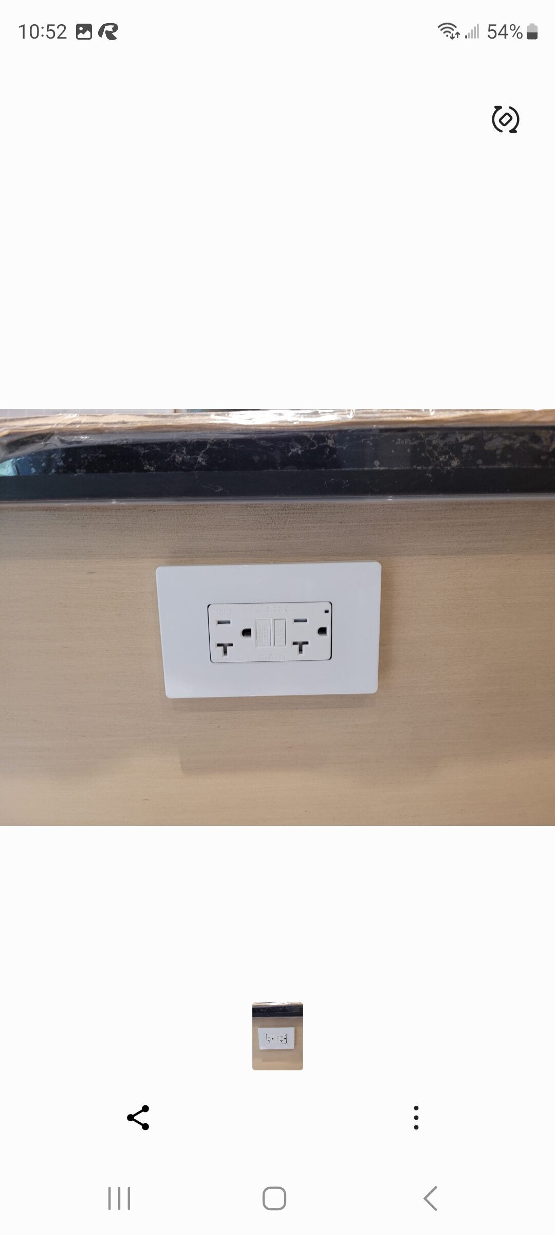 How many electrical outlets do you need for a kitchen island by code ...