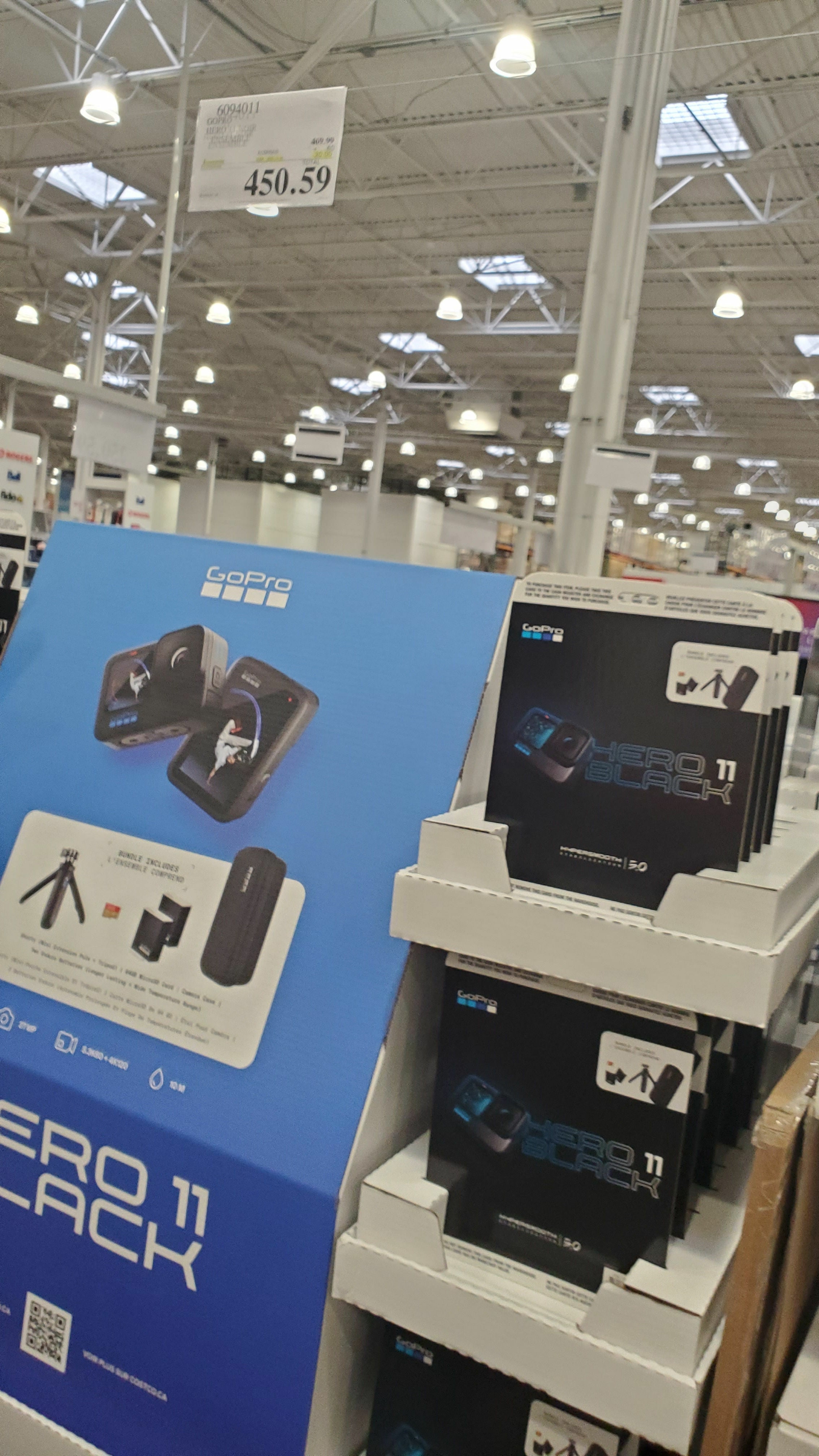 [Costco] GoPro Hero 11 Bundle ($390) : Camera + 2 batteries + 64gb ...